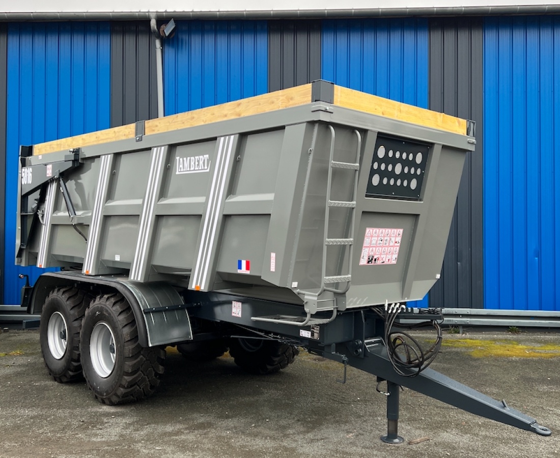 REMORQUE agricole et benne agricole 16 tonnes.